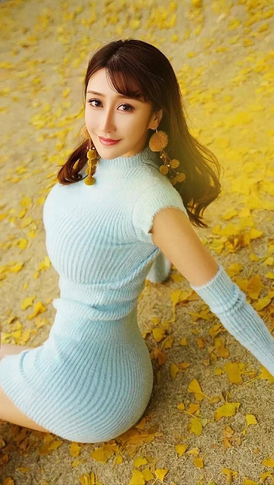 Jiang Yanxi (Yanxi Jiang) - the beauty of charming curves - iMedia