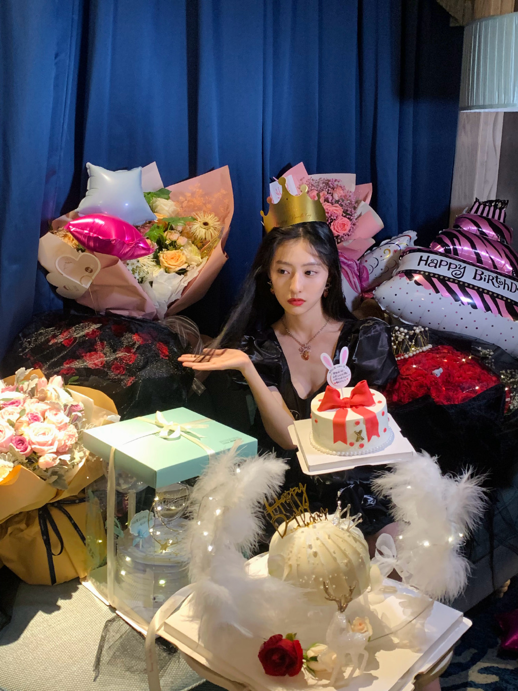 Feng Yue in the world, she looks a little sad and a little annoying - iNEWS