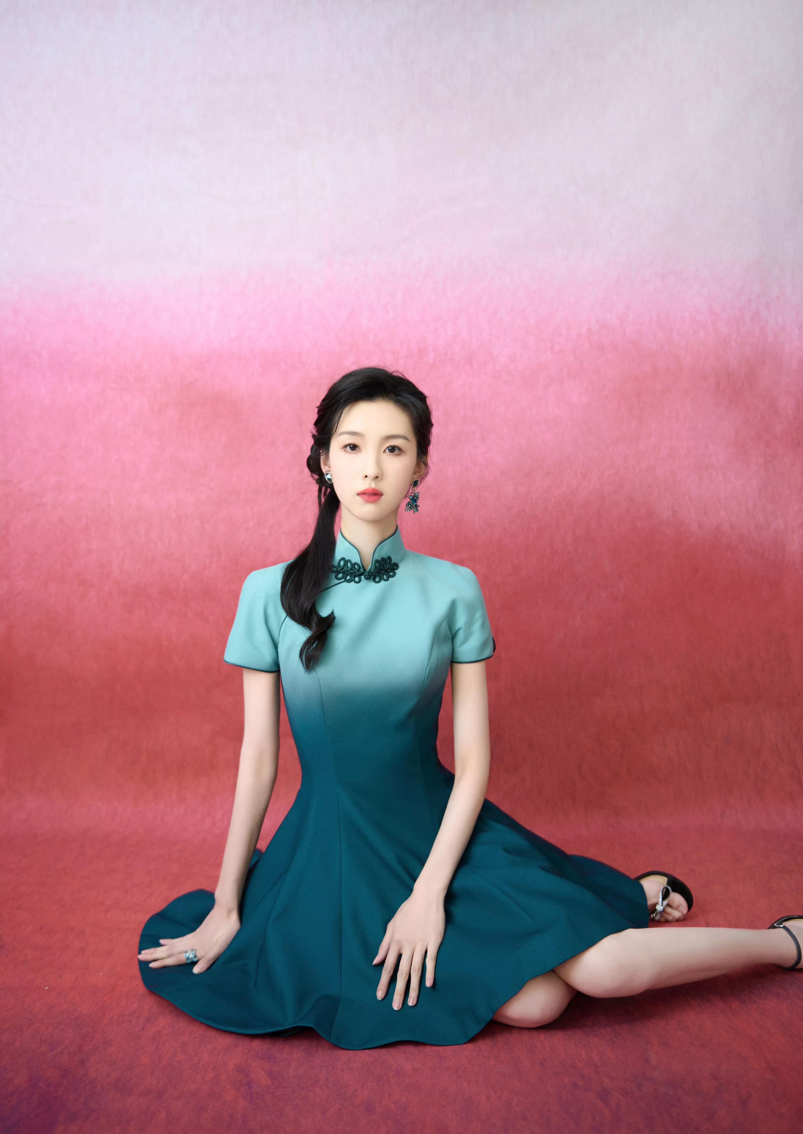 Chen Duling's photo, classical beauty, fashion and elegance - iNEWS