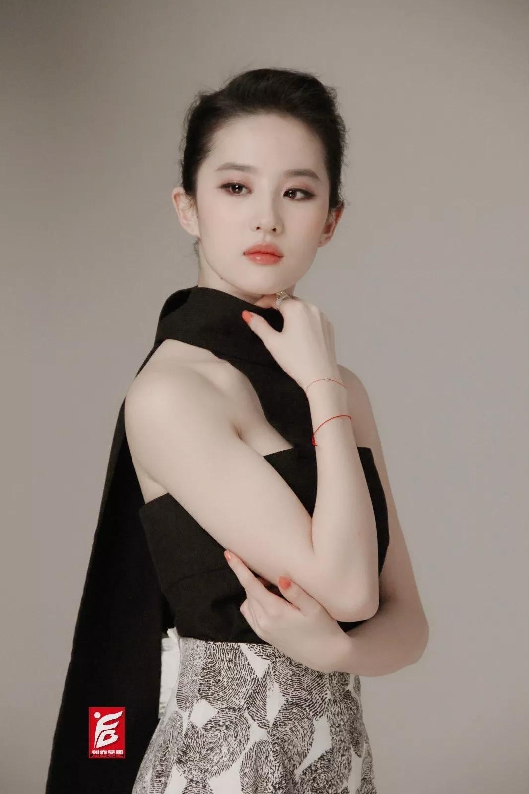 Angel Liu Yifei - iNEWS