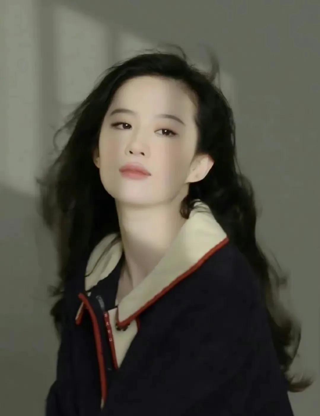 The paparazzi exposed the first-line florist romance again, involving Jin Yong, Liu Yifei lying ...