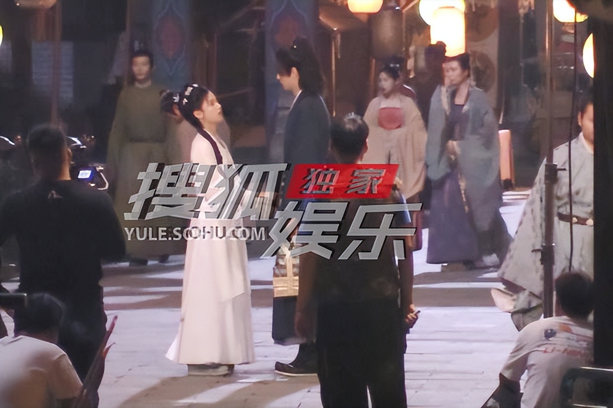 Exclusive: Hu Yitian, Zhang Jingyi and Reuters hold hands and go ...