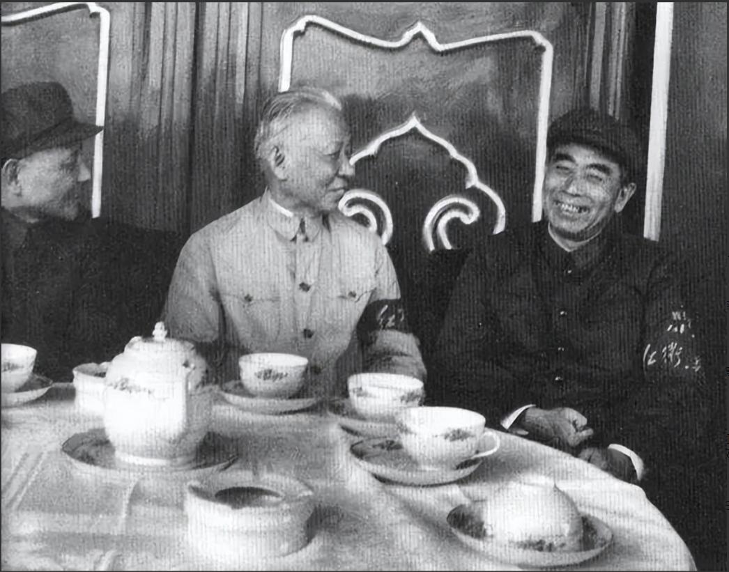 Liu Shaoqi and Deng Xiaoping met for the last time, Liu Shaoqi asked ...