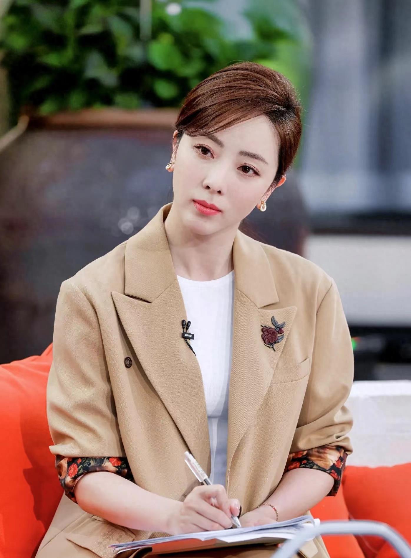 Li Sisi resigns? Let's count down 5 CCTV ladies who appeared on the ...