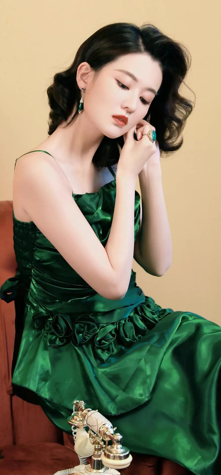 Celebrity Pictures - Issue 374 Qiao Xin - iNEWS