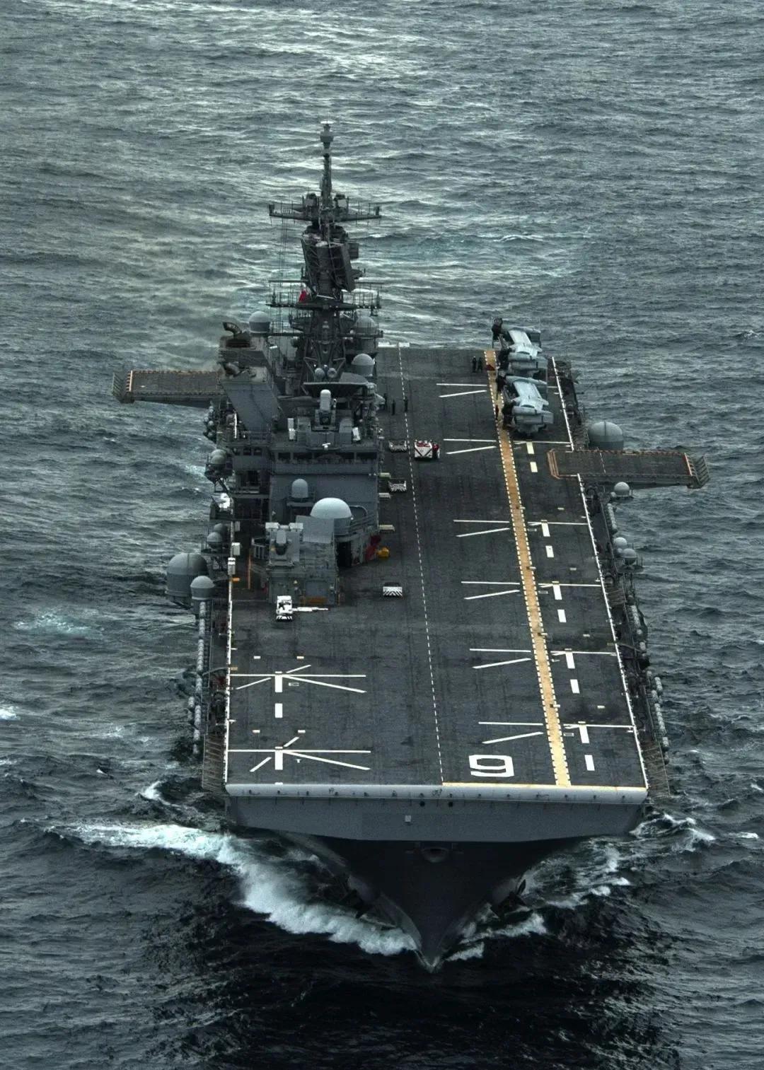 The most advanced amphibious assault ship - USS America: one-time ...