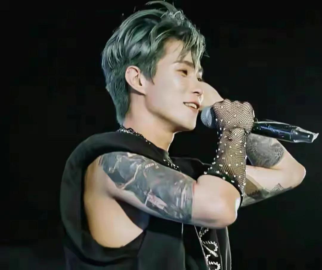 Many male stars date three women in one night, one of them is a female ...