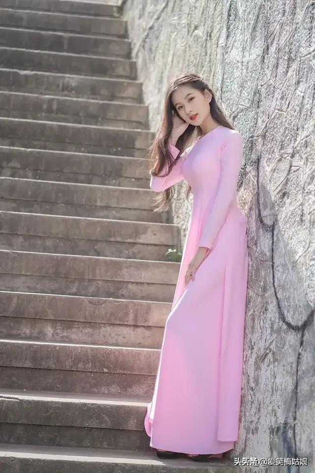 Street shot wearing a pink dress, tall lady, with a bumpy figure and a ...