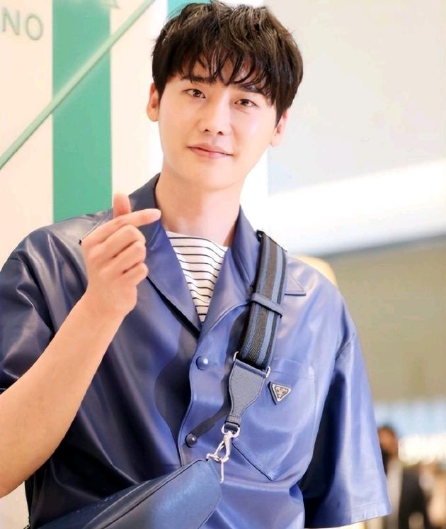 Lee Jong Suk and Kim Woo Bin are the two male gods of Korean dramas in ...