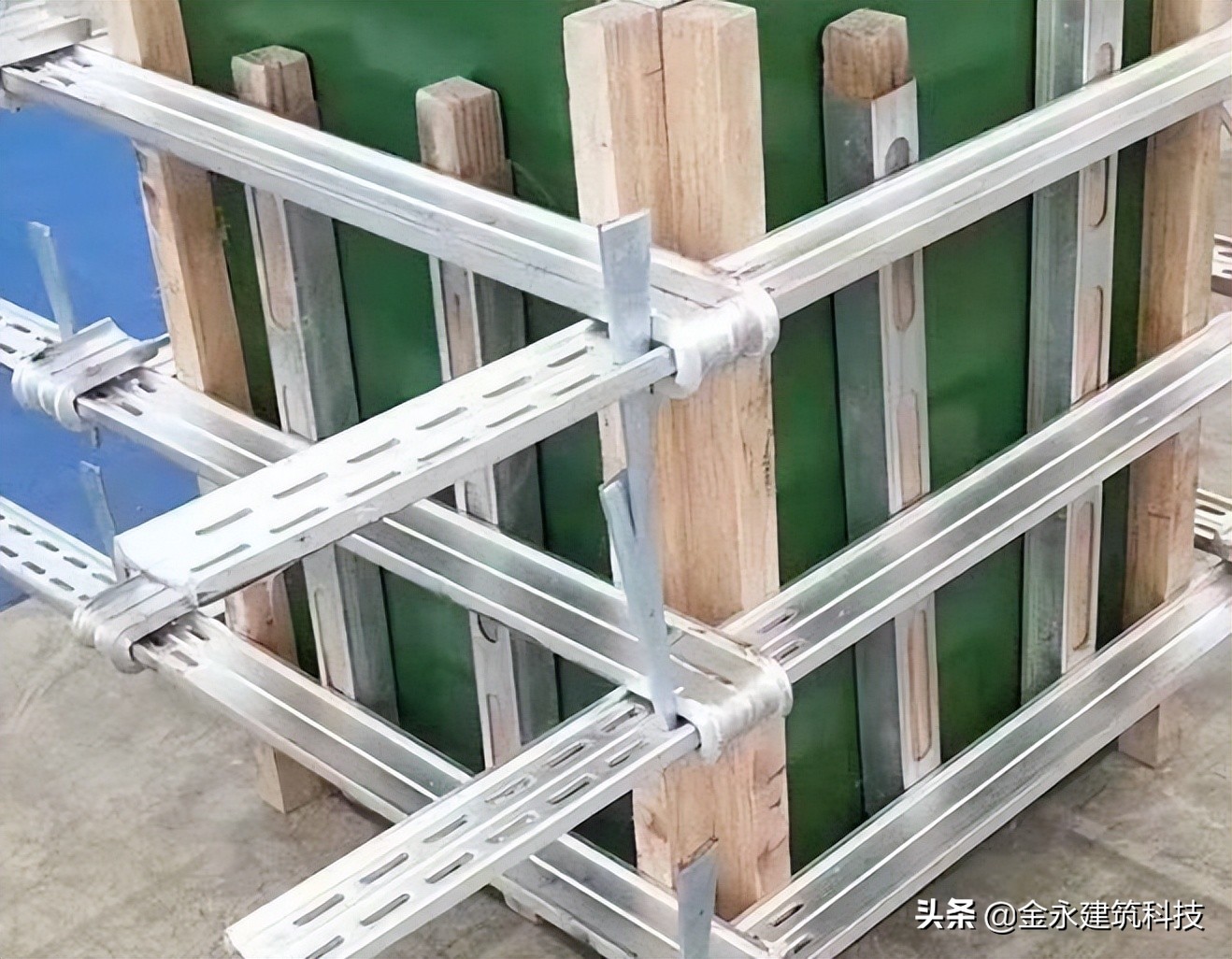 How to store the new square post buckle? - iNEWS