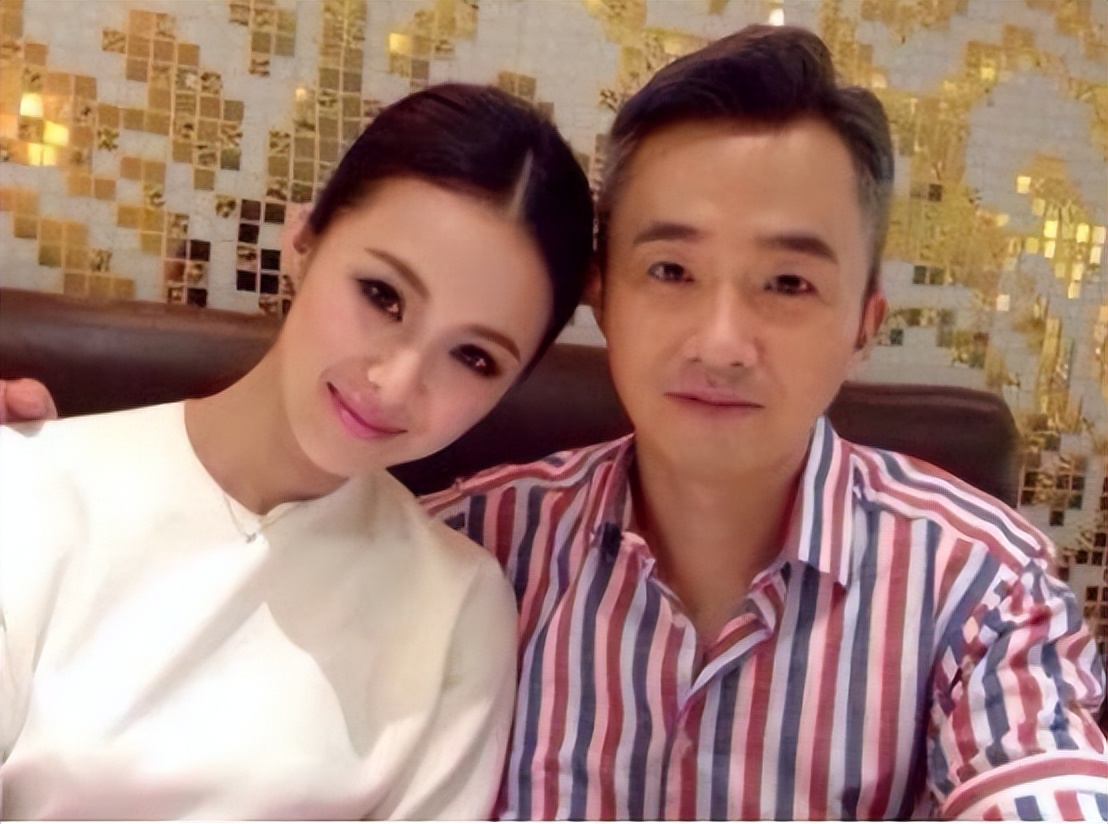 CCTV gold medal host Wang Mengmeng: 24 years old married 42 years old, and now she never leaves ...