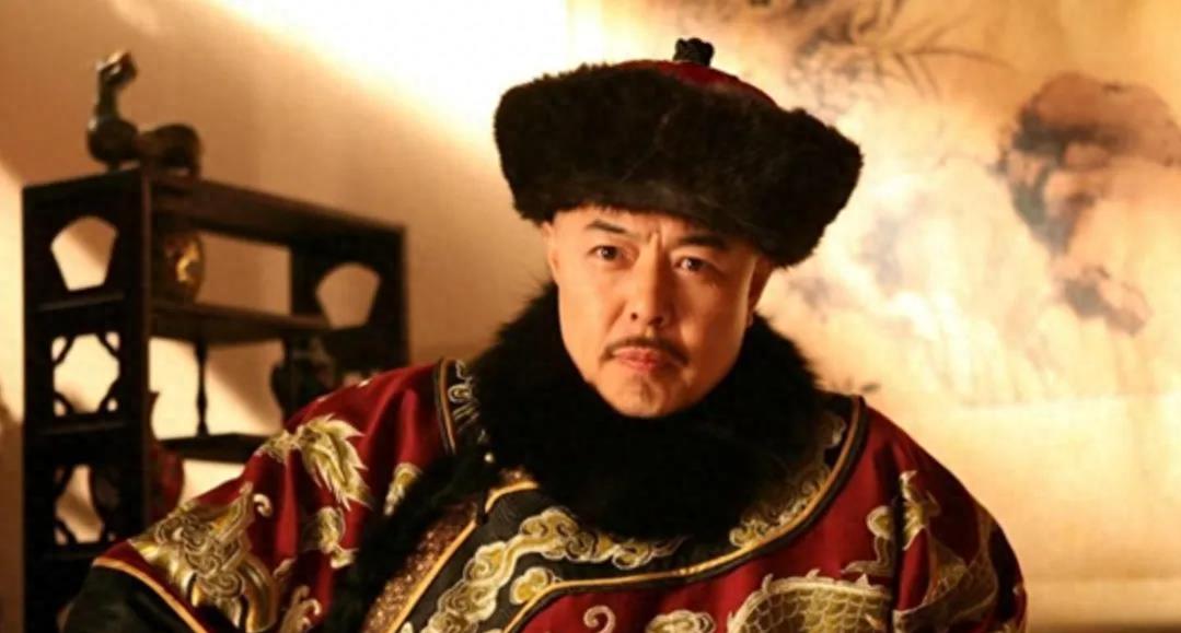 Heshen was executed by Jiaqing. He calmly took out the life-saving ...