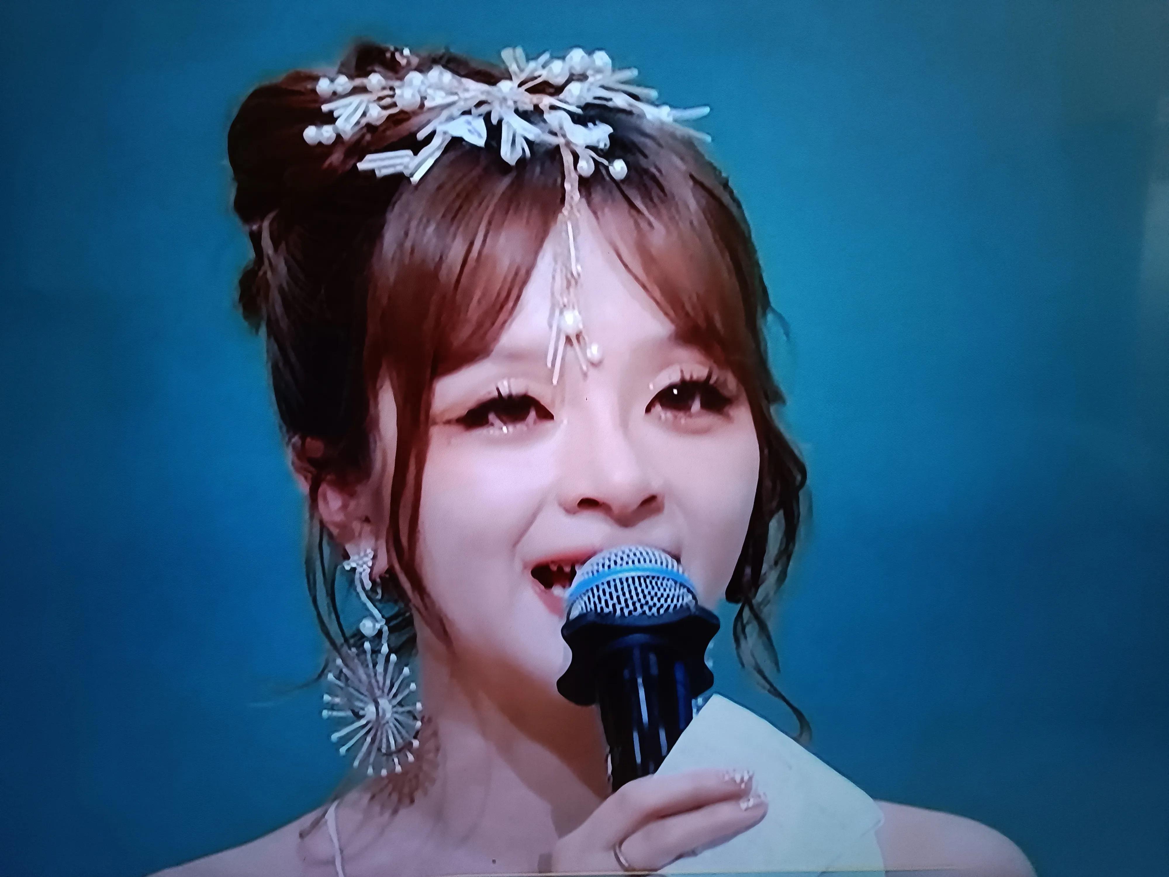 Meiyi Liya's Sangong ranked first in love, and Xie Na's singing was questioned. - iMedia