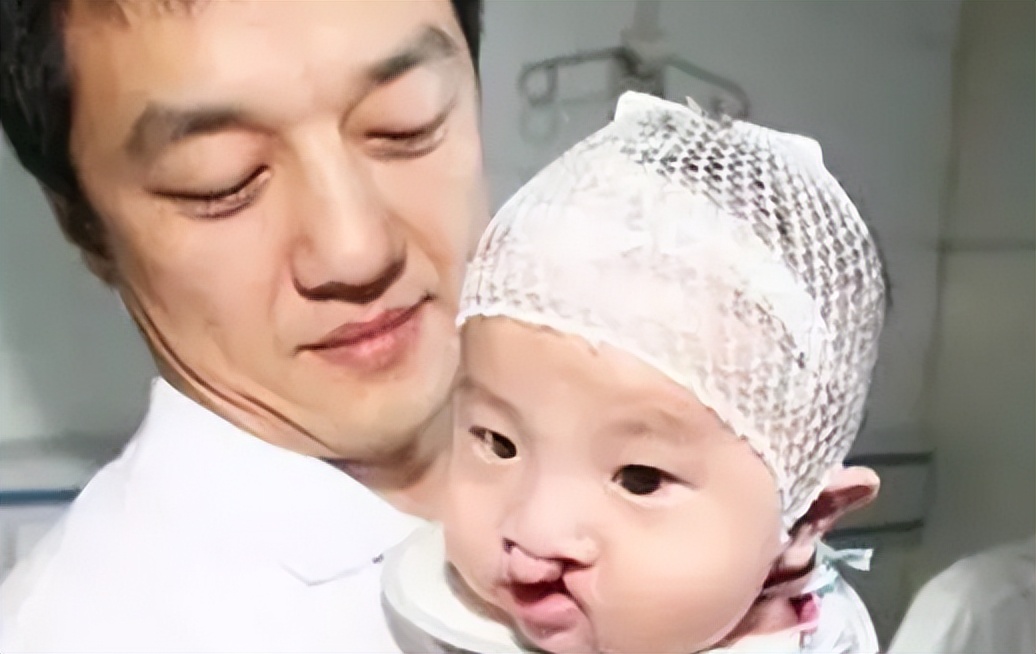 The same swimsuit, Faye Wong's daughter, Jiao Enjun's daughter, Jia Jingwen's daughter, is there ...