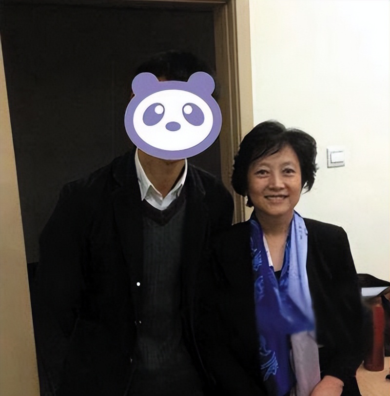 Chen Daoming was manipulated by his 5-year-old wife! Du Xian wears a ...