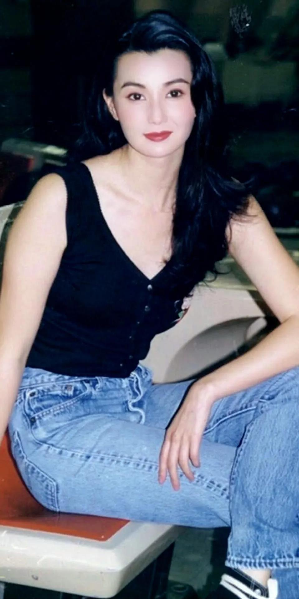 Stills of Zhang Manyu - iNEWS