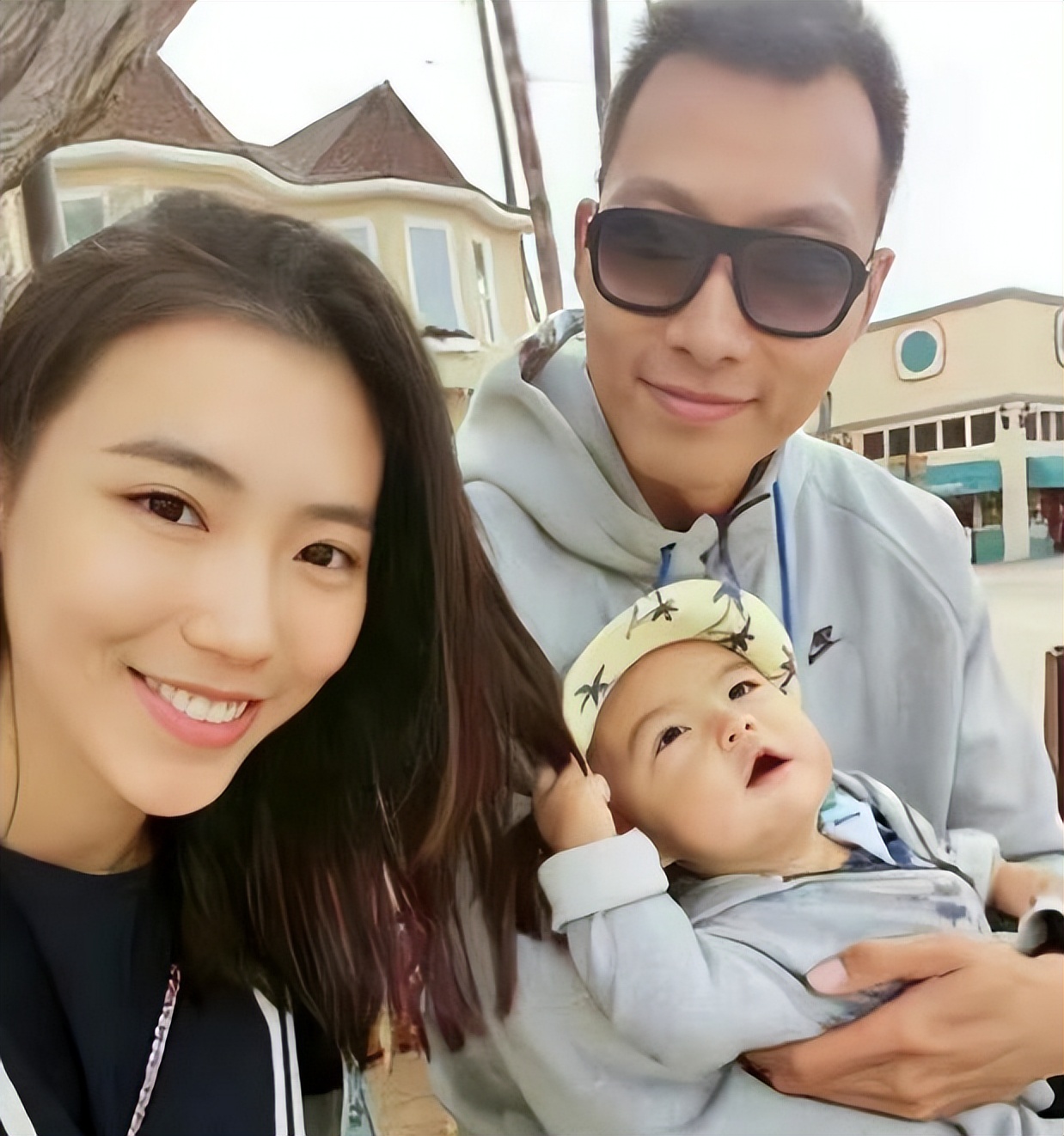 Yi Jianlian returns to China after special training!The 1.74-meter-old ...