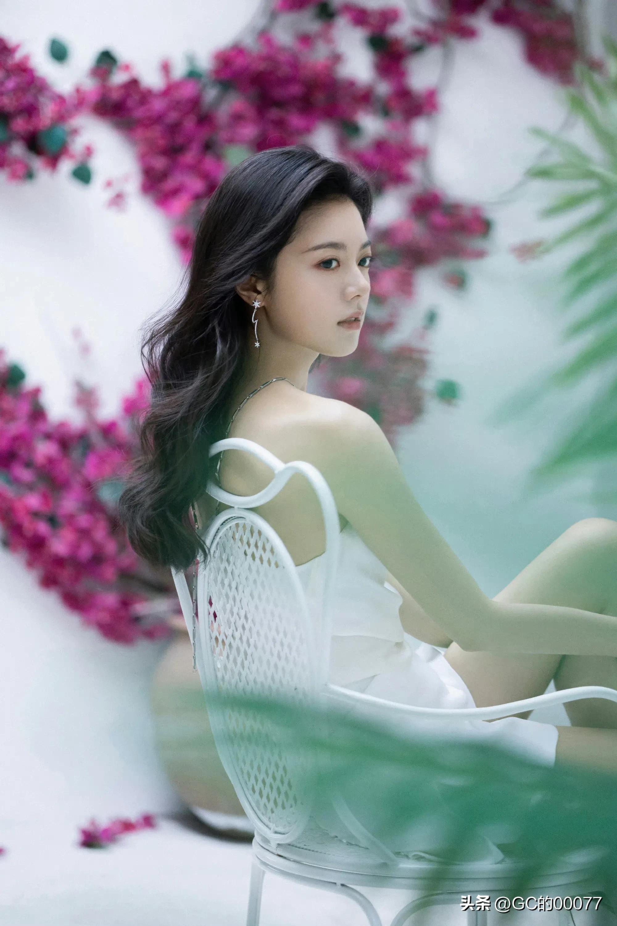 Star picture Zhao Jinmai - iNEWS