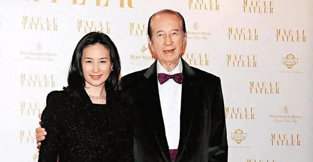 Original: After seeing the recent photos of 61-year-old Ho Chao-qiong ...