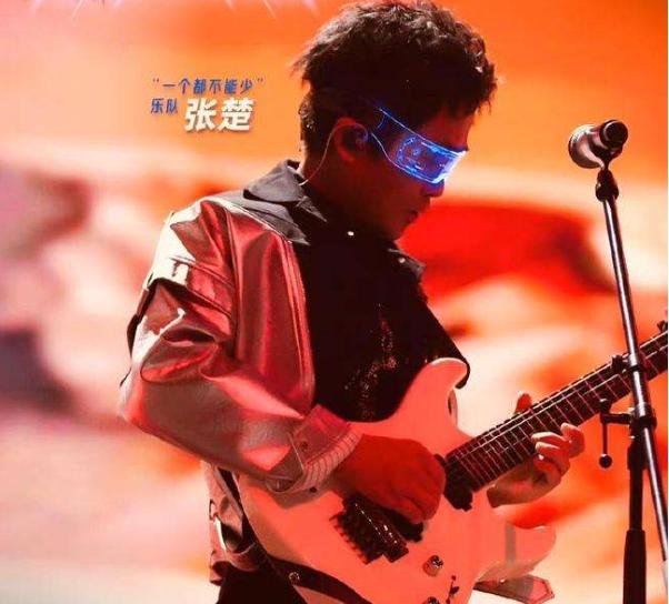 90's rock idol Zhang Chu, still "ghost" - iNEWS