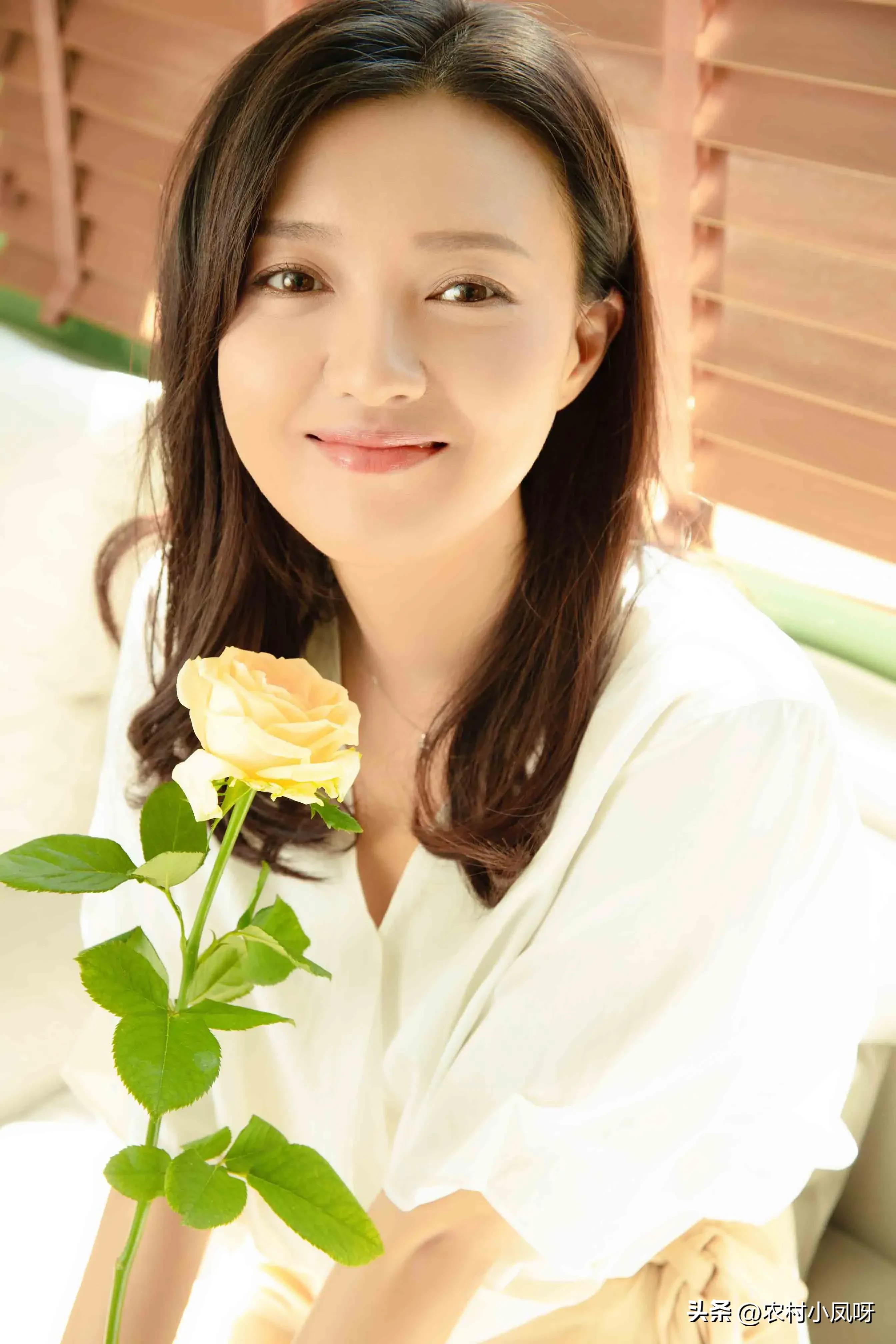 Share pictures - elegant goddess Fu Jing, beautiful photo - iNEWS