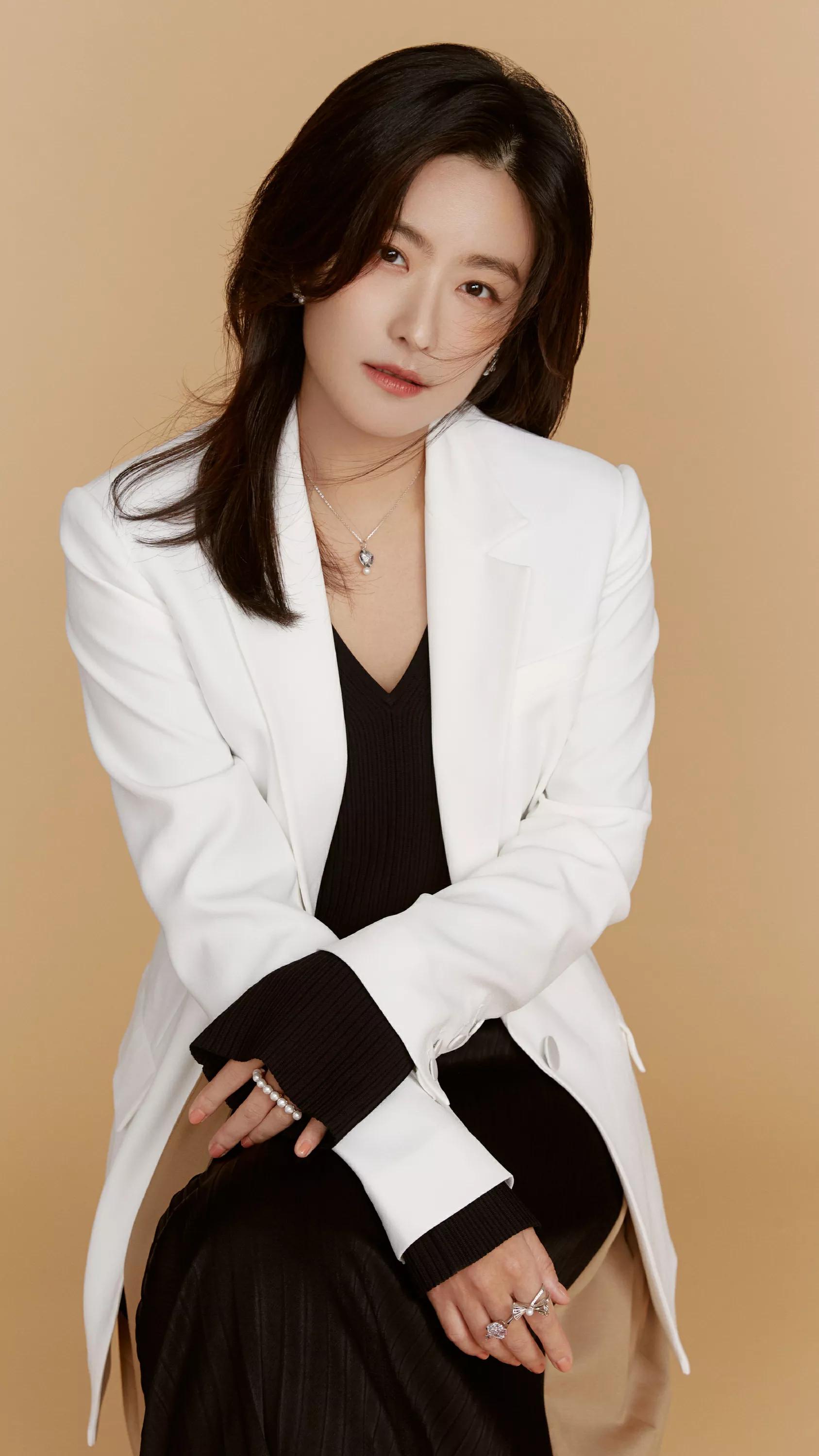 Xu Baihui, who plays Lin Qing in the TV series "Ask the Sky" - elegant ...