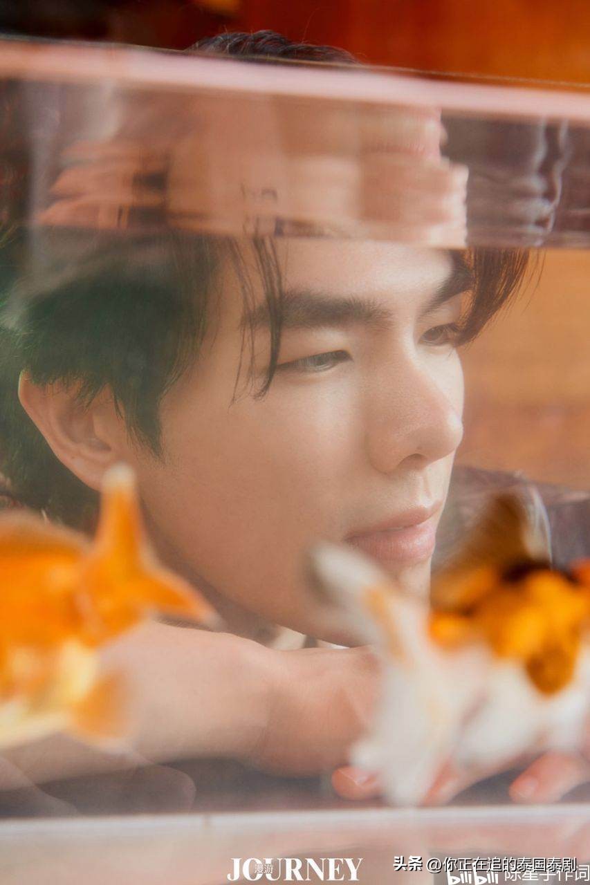 Thai drama tough duo Zhang Zeyi Mile and Chen Libo Apo's new magazine: Unruly Brothers Pier - iNEWS