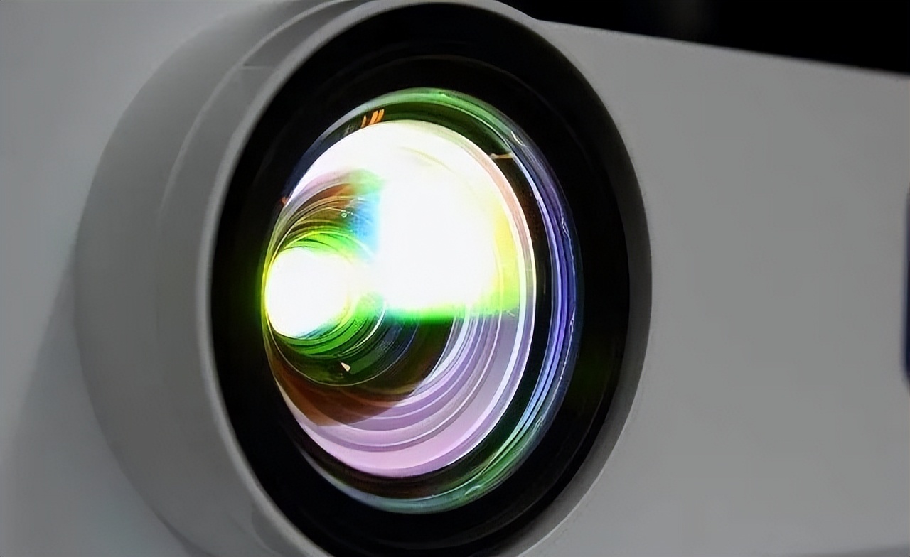 Is brightness important or color important for projectors?How to choose ...