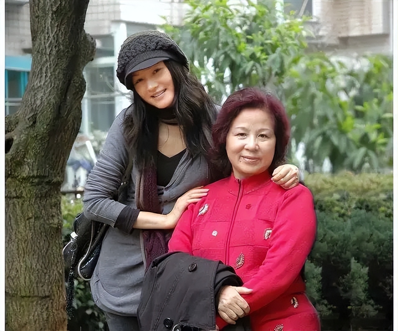 Qu Ying's mother Ding Jiazhen: her daughter is still unmarried and ...