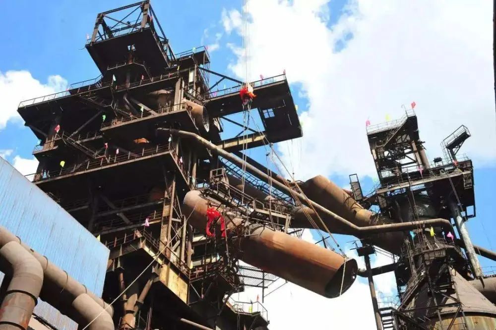 The prosperity and decline of the century-old "steel city" began with ...