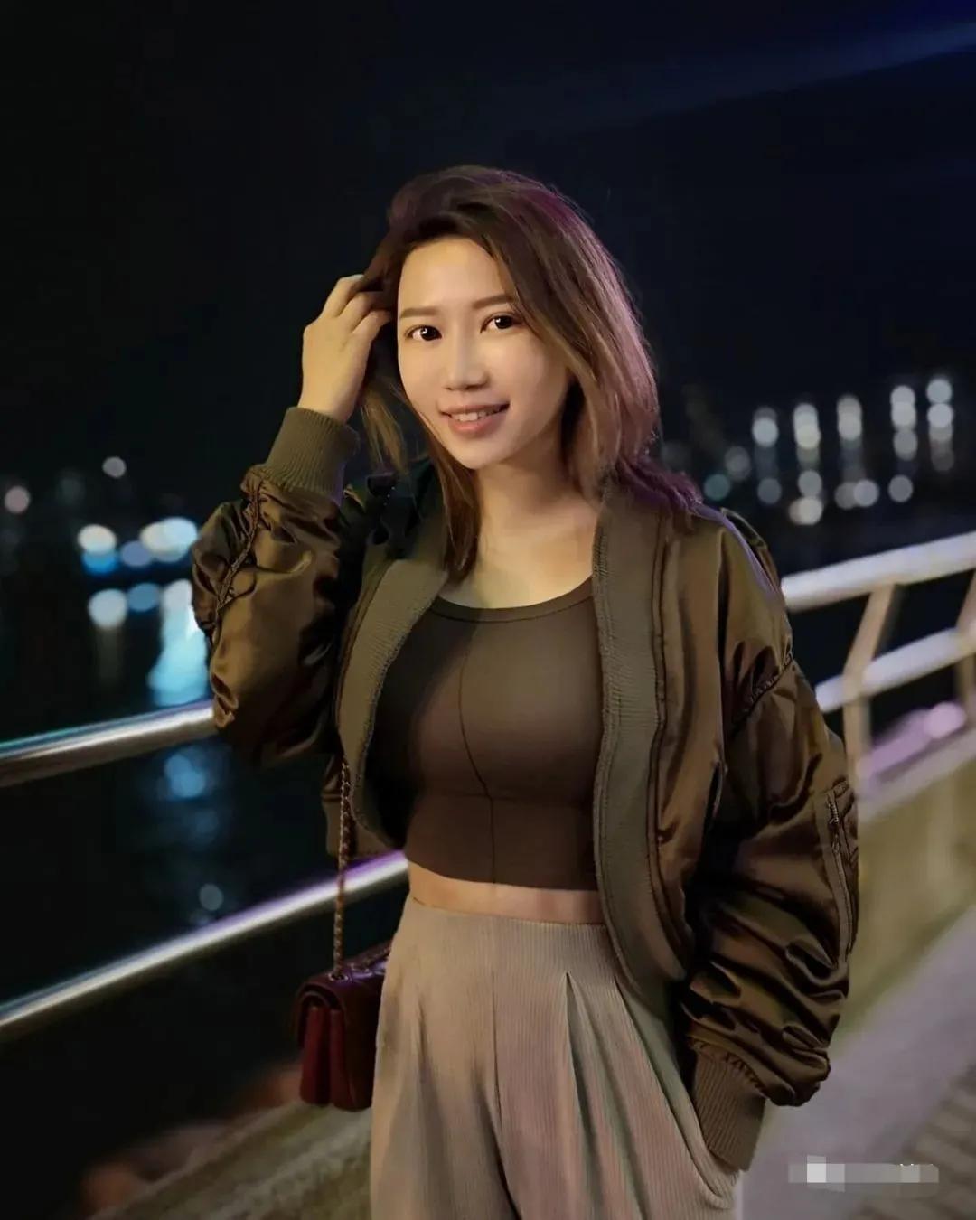 Shanyue doesn't know what's in her heart, the water wind blows the ...