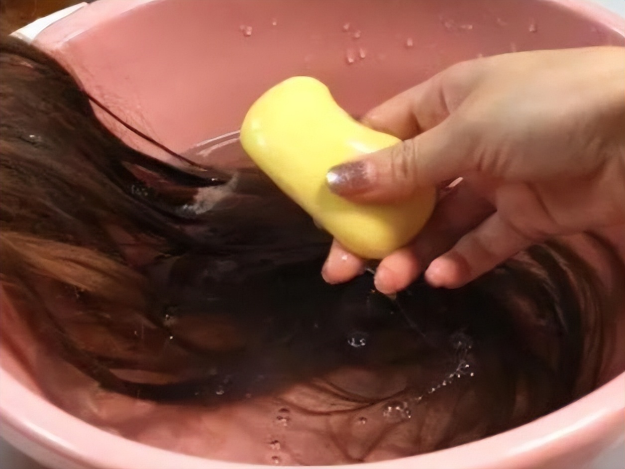 What are the benefits of washing your hair with sulfur soap?After a ...