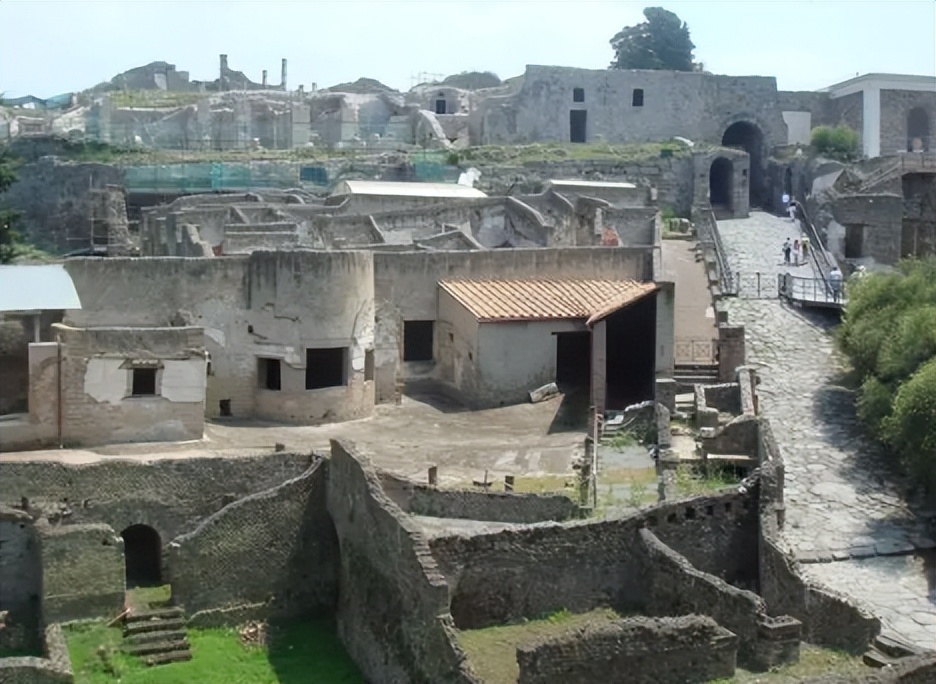 The establishment of Pompeii, urban planning and archaeological ...