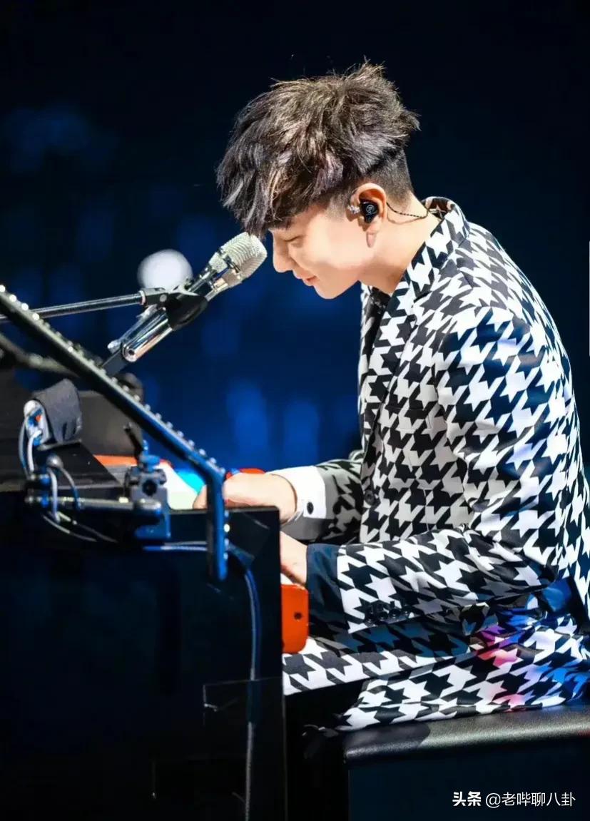 Lin Junjie officially announced the world tour concert, looking forward ...