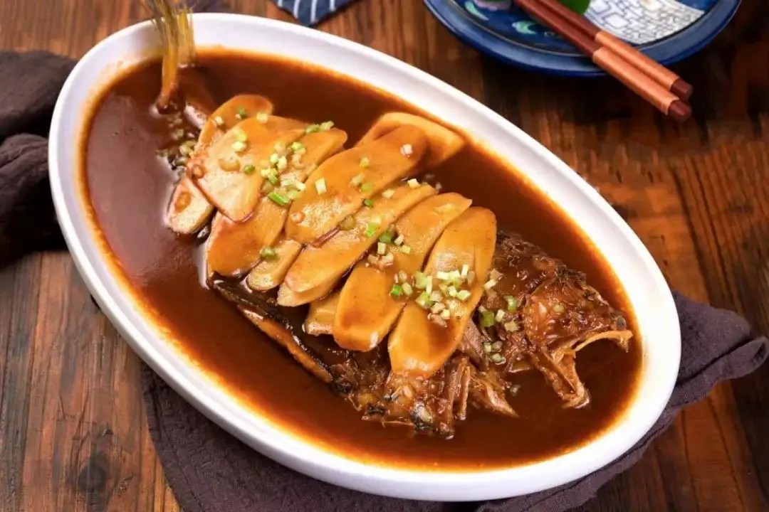 Teach you nutritious and delicious yellow croaker fried rice cakes, the ...