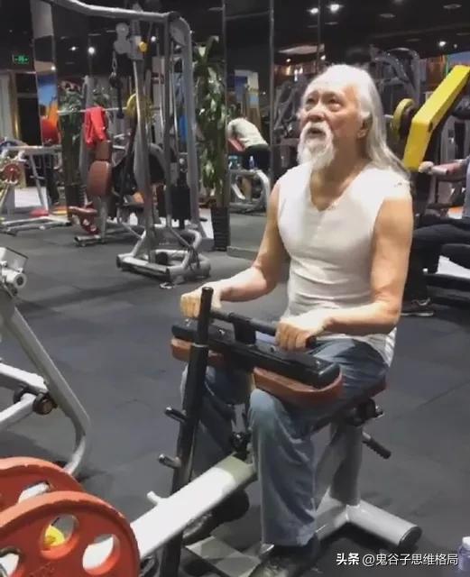 86-year-old rural Wang Deshun became popular because of his strong body ...