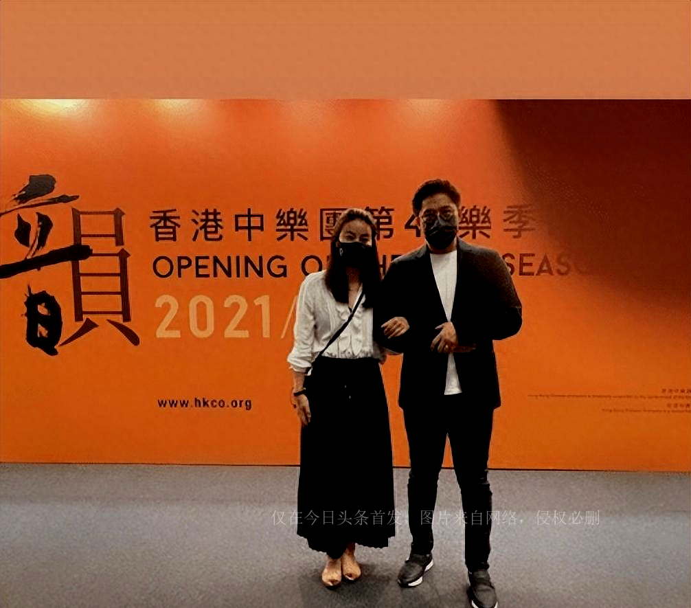 Guo Jingjing became the president. She is dressed in a suit, hair and ...