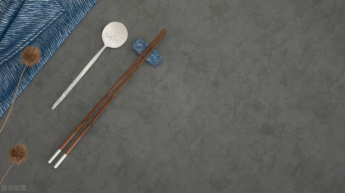 Neighbors decorate and choose a dining table, just go through these 4 ...