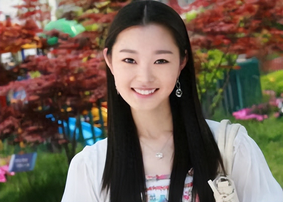 It was revealed that Song Yi received merciless love letters from ...