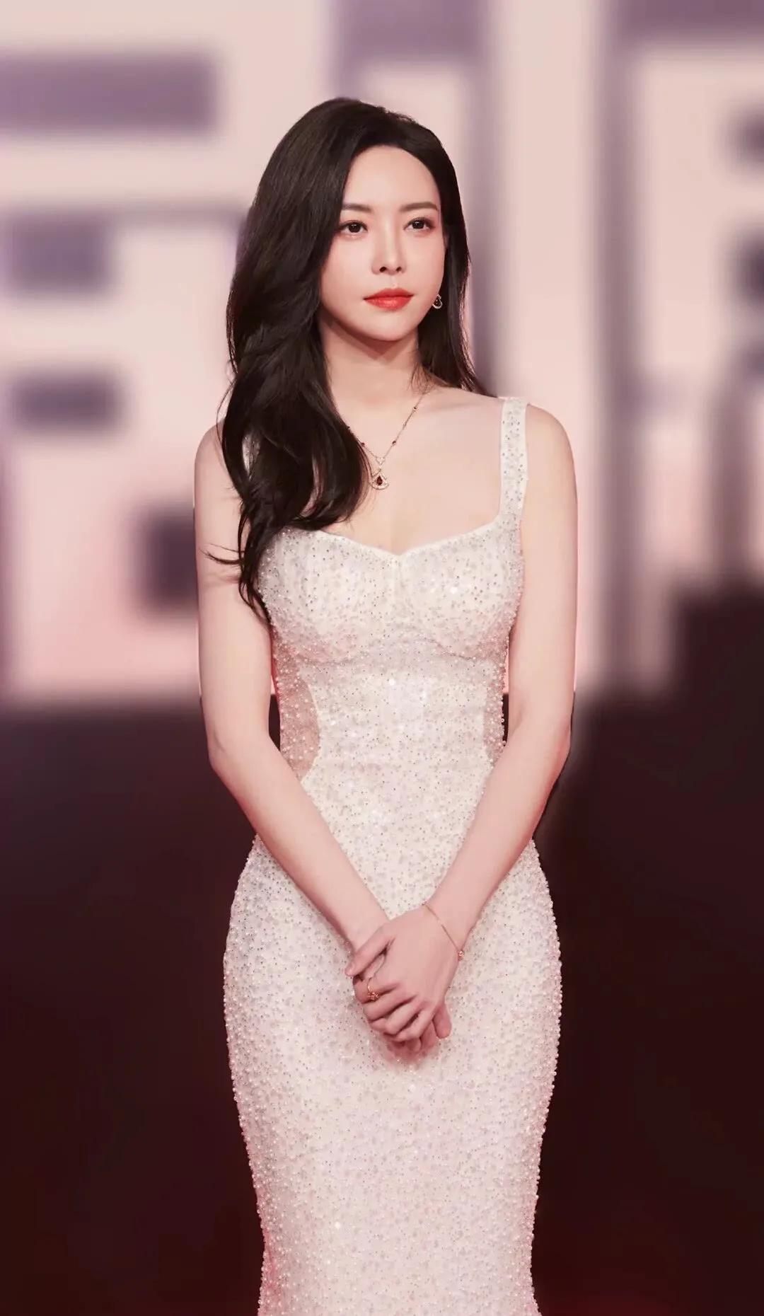 star Yu Wenwen - iNEWS