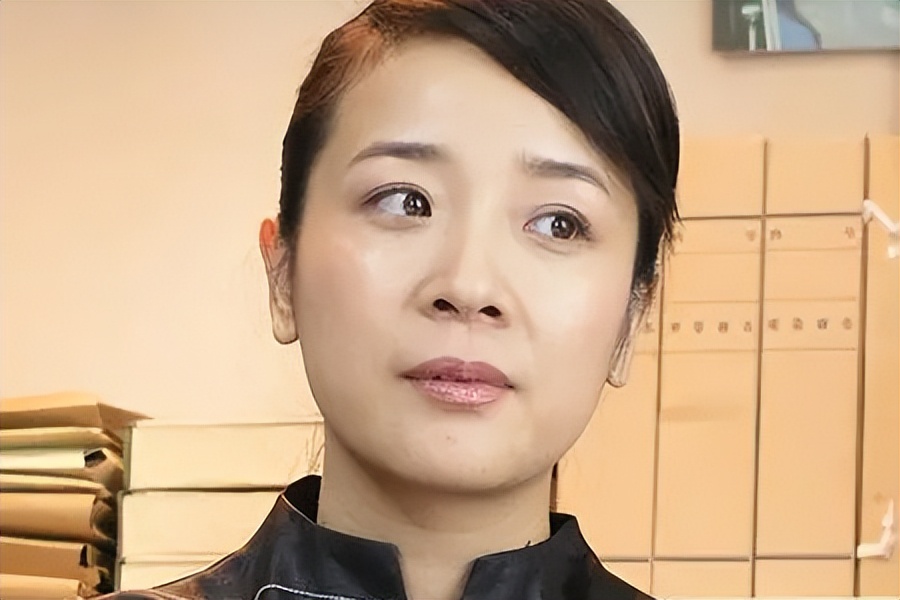 Humiliated her husband by derailing again and again, Liu Huining still defended him many times ...