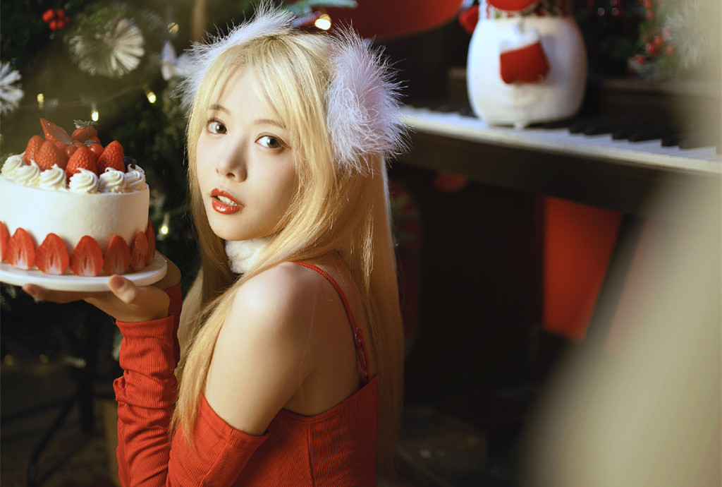 LPL beauty photos are refined, Tong Xi is cute and charming, Luo Xin is ...