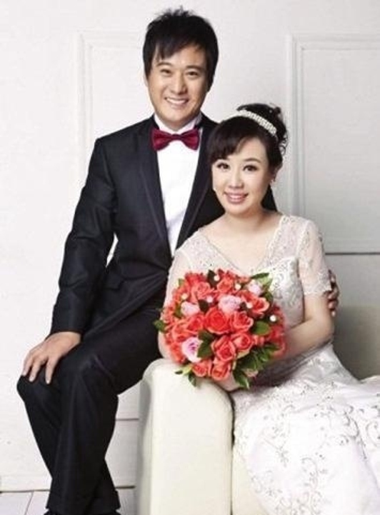 Guan Lingji Yunfei: Ten years of love as before, happy family portrait ...