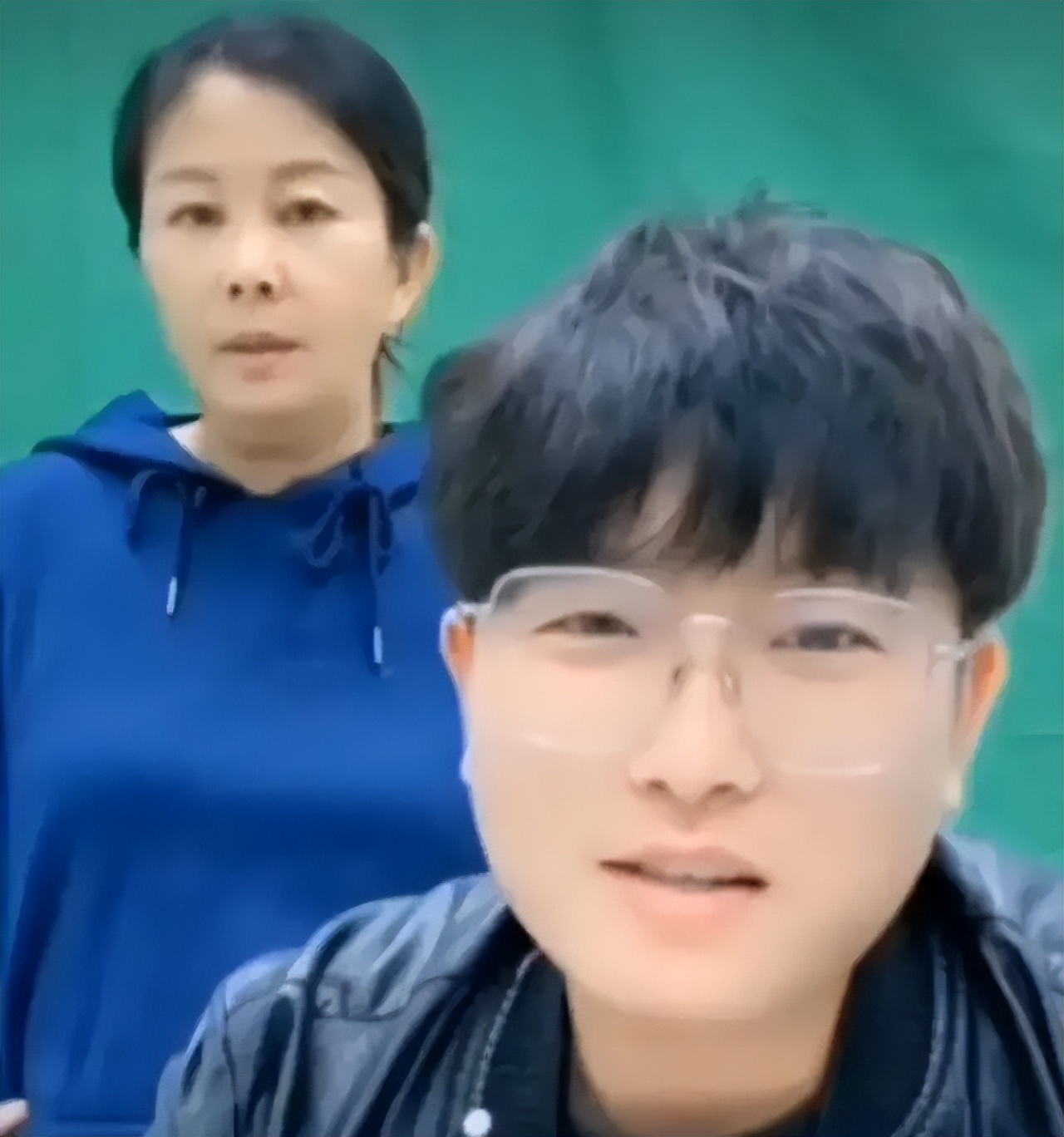 Xu Yaotian's family!Tian Jing's mother rarely appeared on the live broadcast, responding to her ...