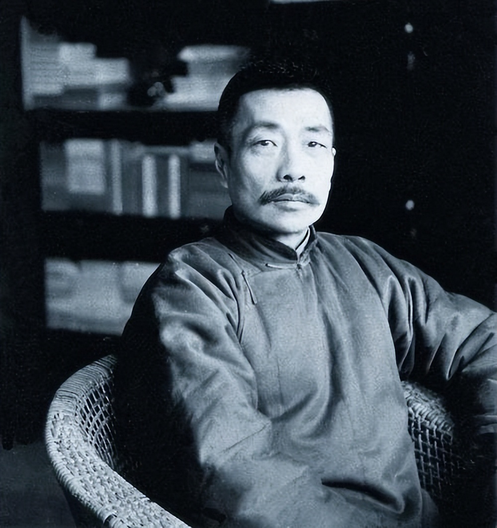 Guo Moruo scolded Lu Xun as a beast in clothes. After hearing this, Lu ...