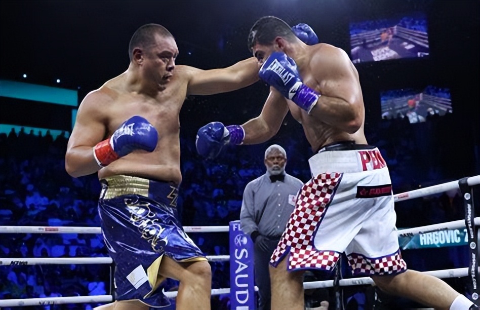 Well done! Zhang Zhilei warned the world boxing champion from the air ...