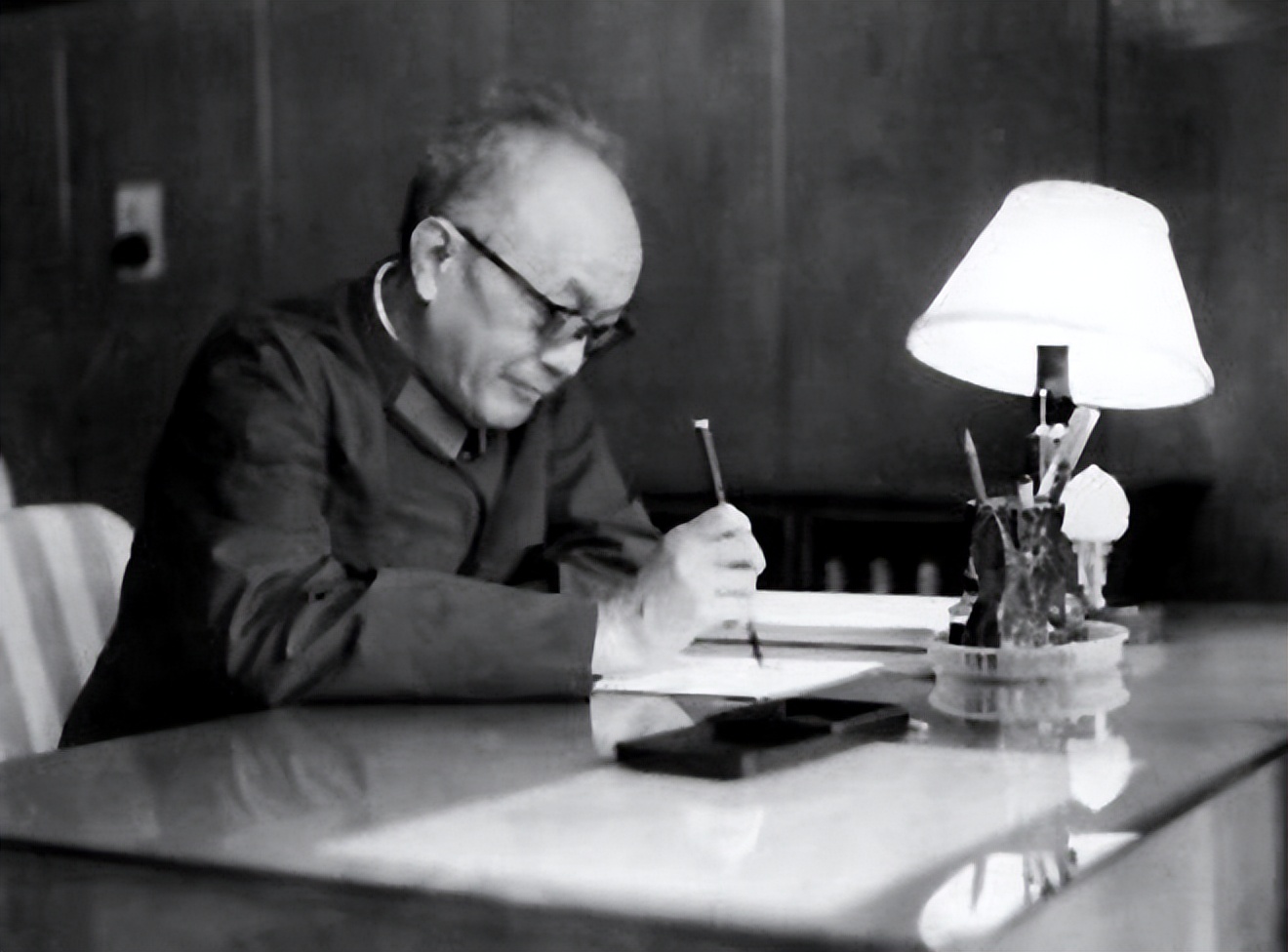 In 1978, Huang Kecheng moved to live in Yuquan Mountain. Before leaving ...