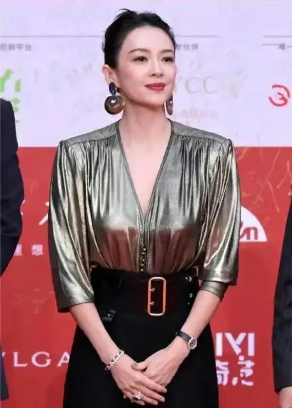 Playing big names and changing faces, Zhang Ziyi performed "human ...