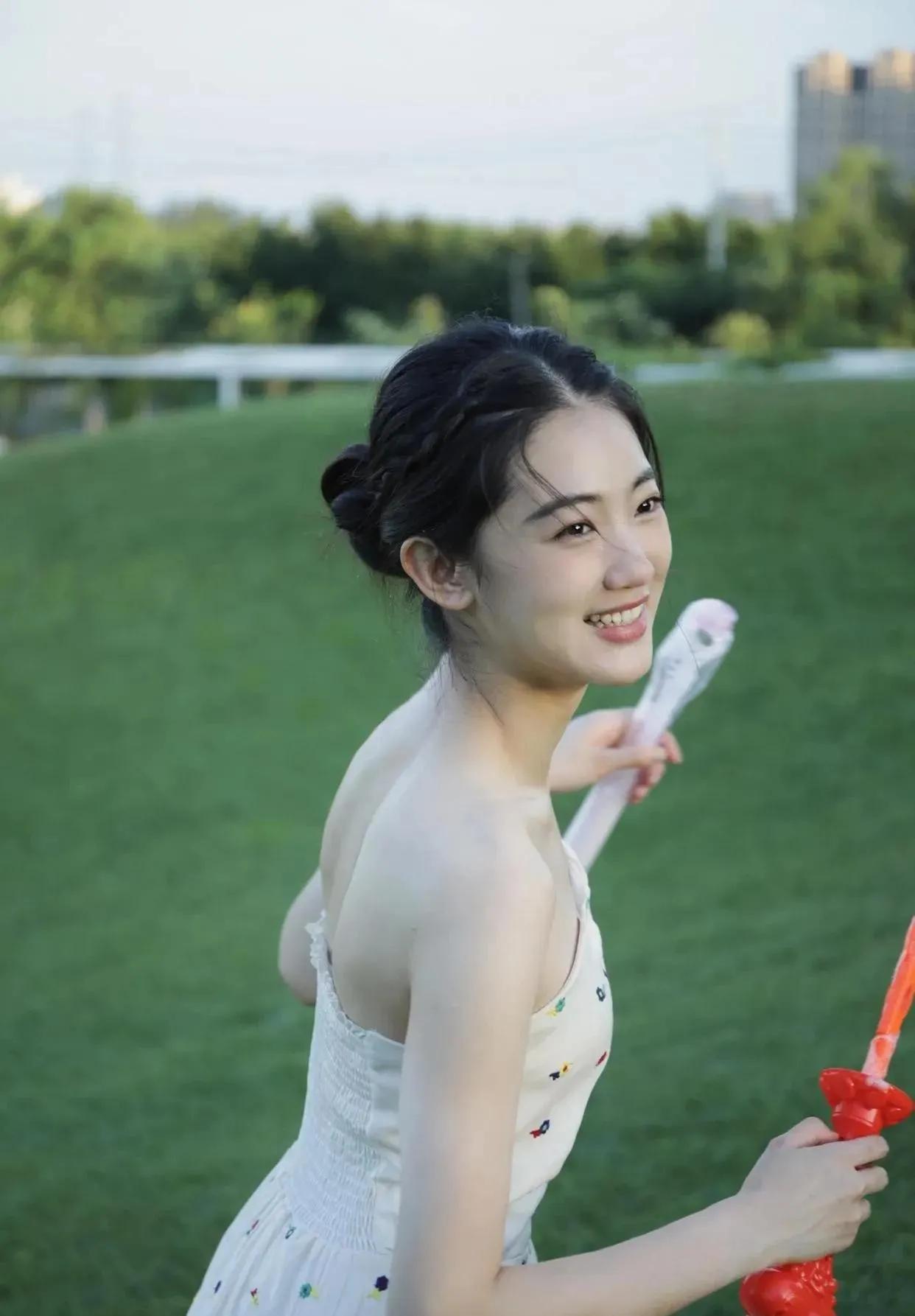 Xu Shixin's beautiful picture - iNEWS