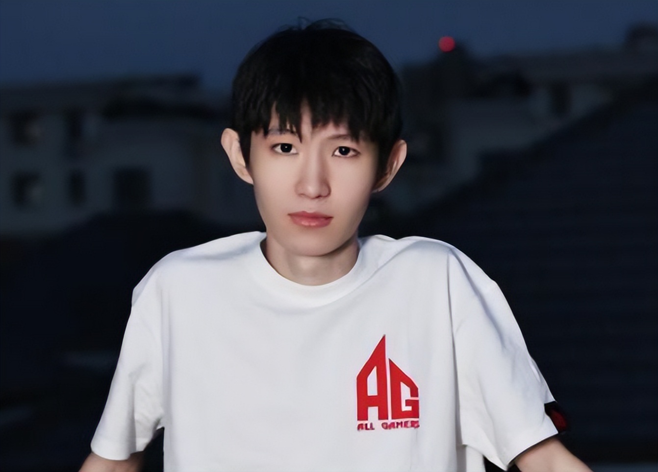 Yinuo's debut sparked controversy among players! Supporting WB to win ...